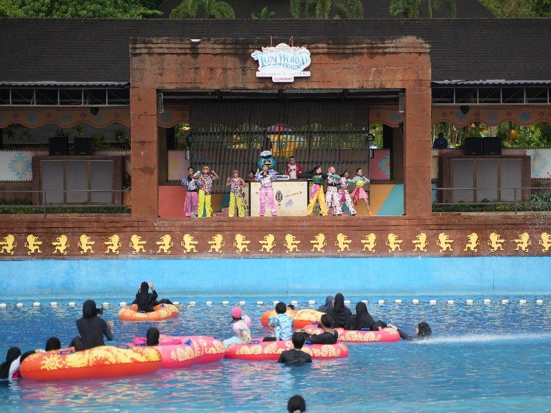 Lost World Amusement Park - Lost World of Tambun Theme Park